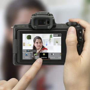 Distant focus - Photo Review